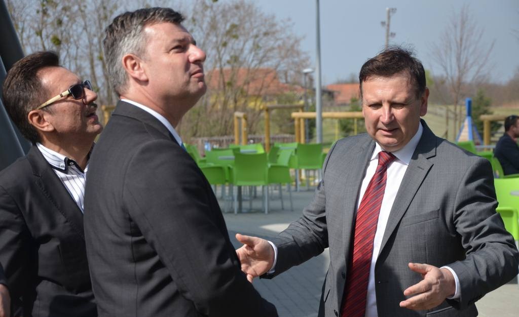 VIDEO, FOTO: V Lendavi se je mudil minister za infrastrukturo, dr ...